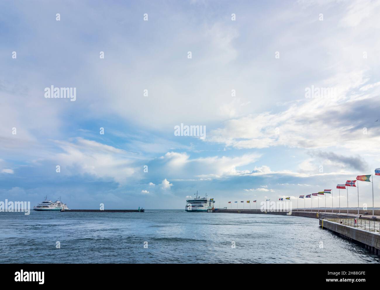 Helsingborg: Helsingborg harbor, ferries to Helsingör, strait Öresund ...