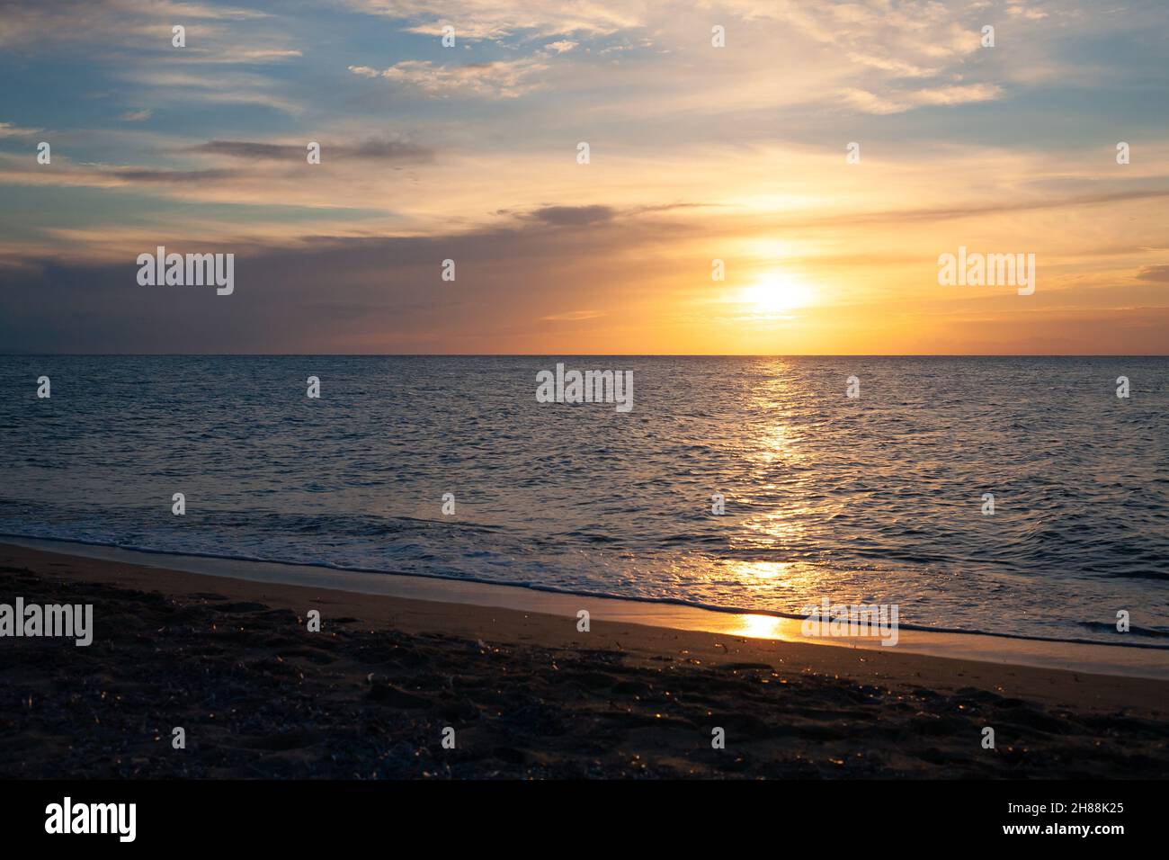 Beautiful sunset sandy beach colorful hi-res stock photography and ...