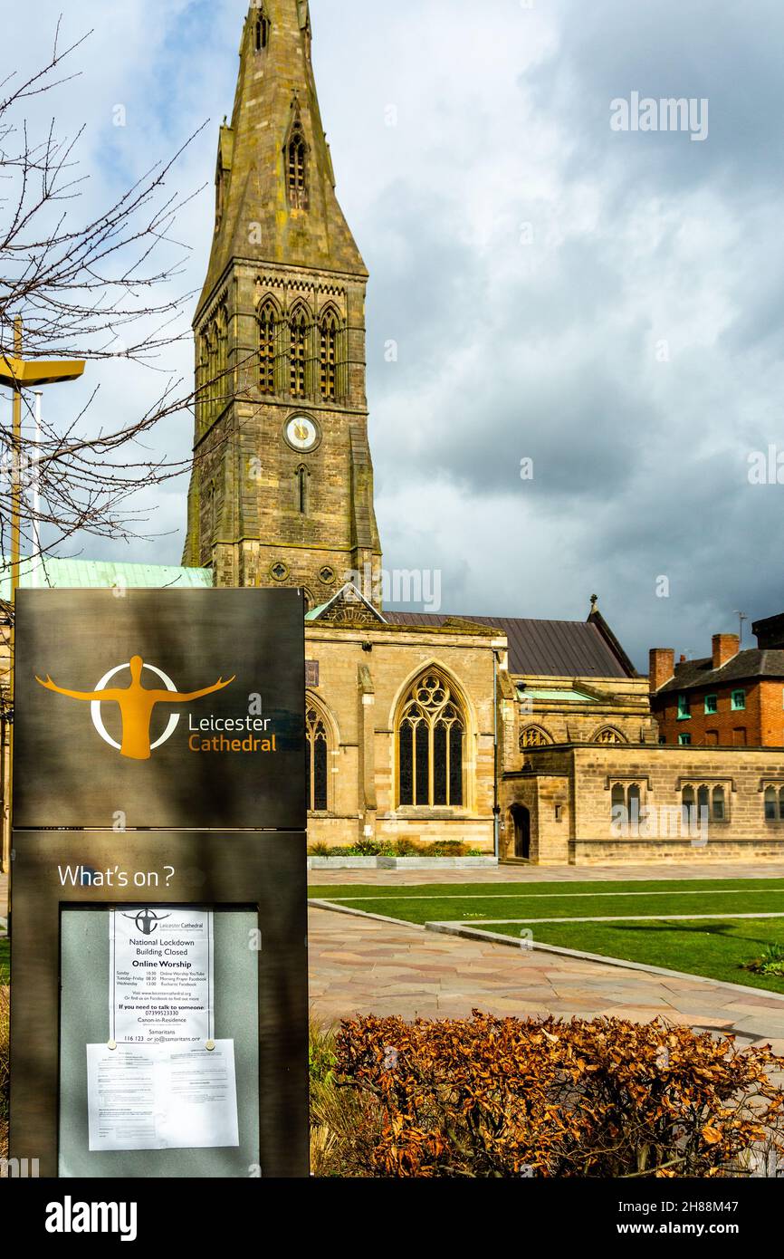 English gothic architecture hi-res stock photography and images - Alamy