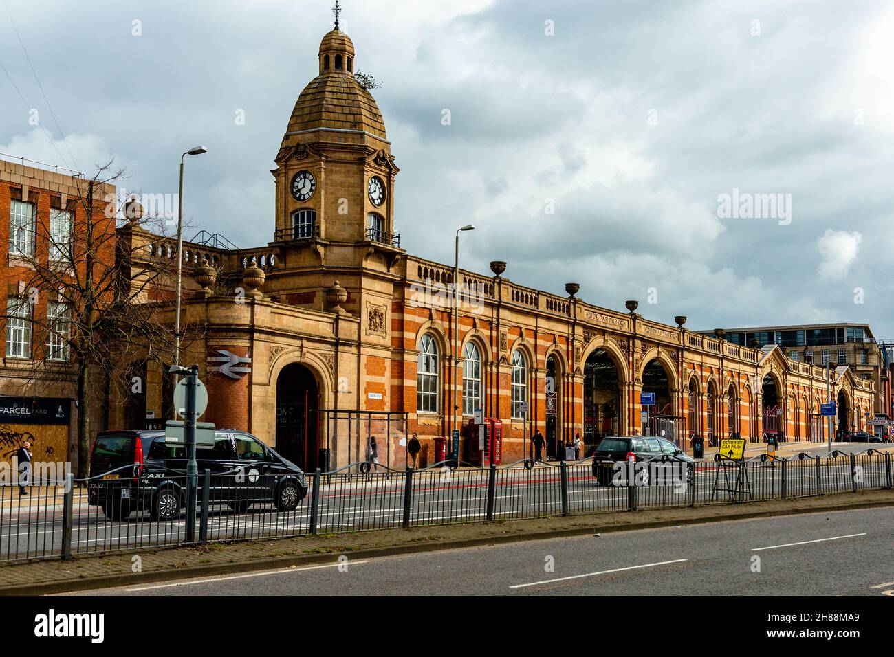 Leicester Railway Station Stock Photo - Alamy