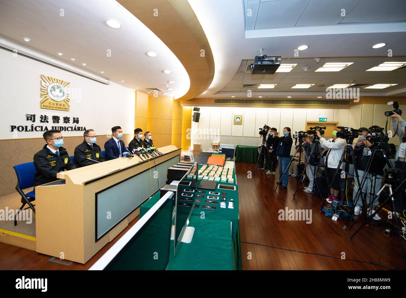 Money laundering police hi-res stock photography and images - Alamy