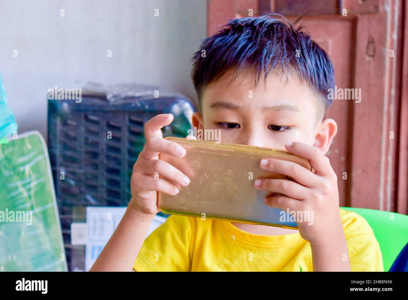 Squinted look hi-res stock photography and images - Alamy