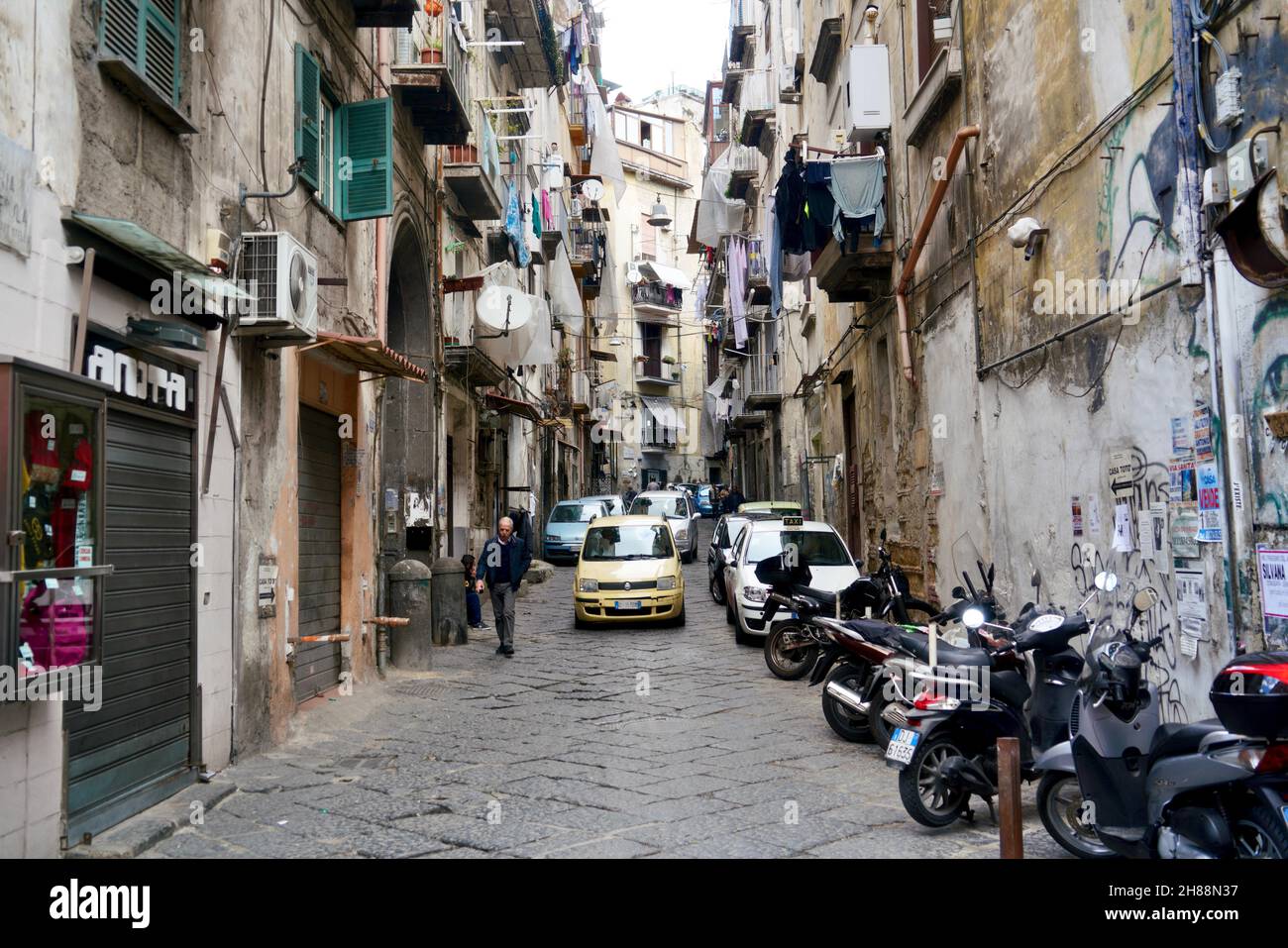Neapol street hi-res stock photography and images - Alamy