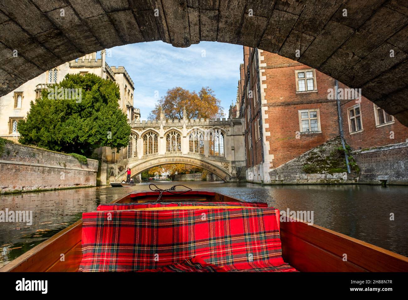 Cambridge bridges over river cam hi-res stock photography and images ...