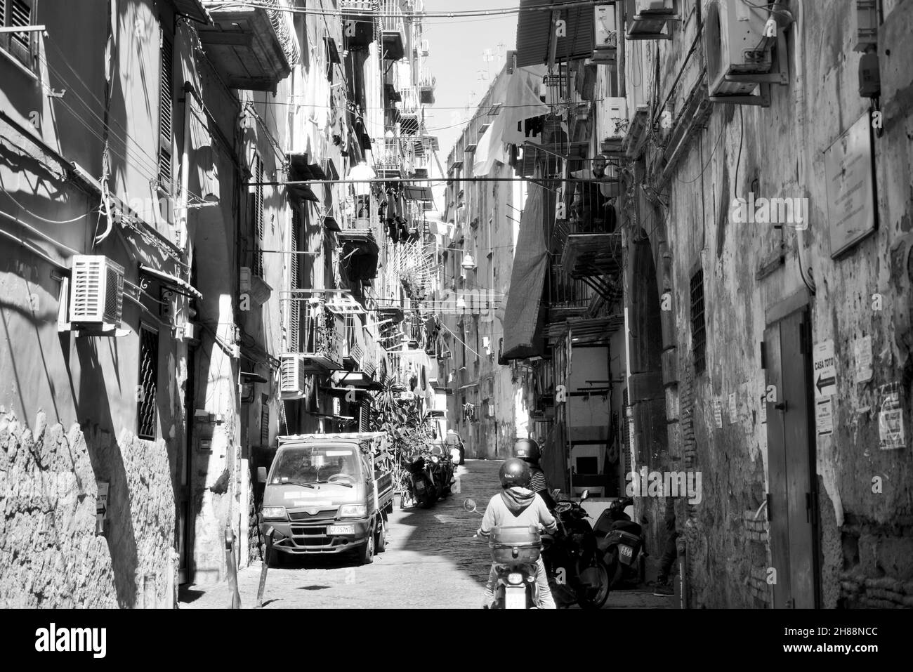 Neapol street hi-res stock photography and images - Alamy