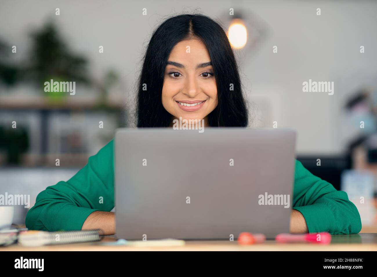 Indian young woman hi-res stock photography and images - Alamy