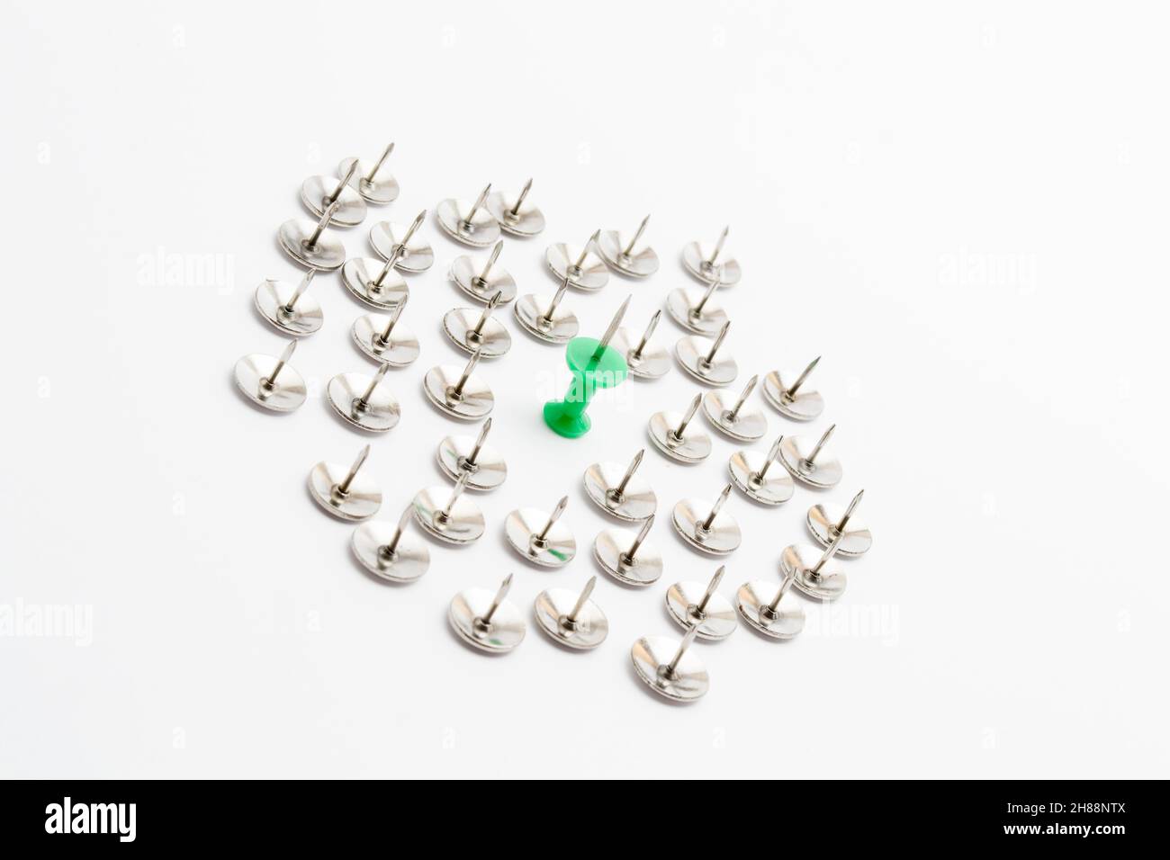 Green drawing pin hi-res stock photography and images - Alamy