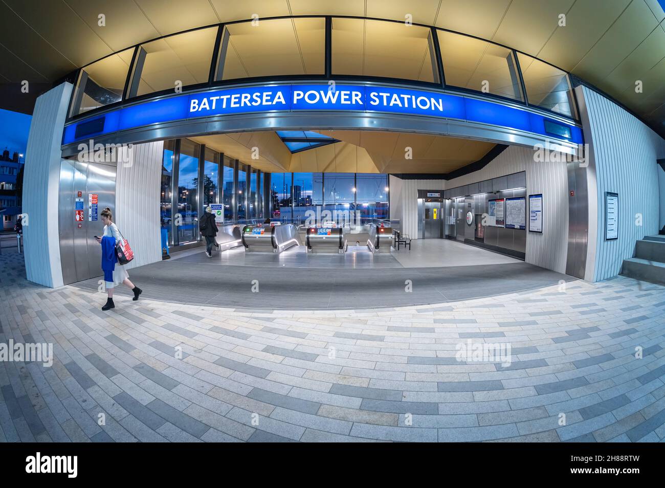 Battersea Power Station Underground Station - Northern Line tube ...
