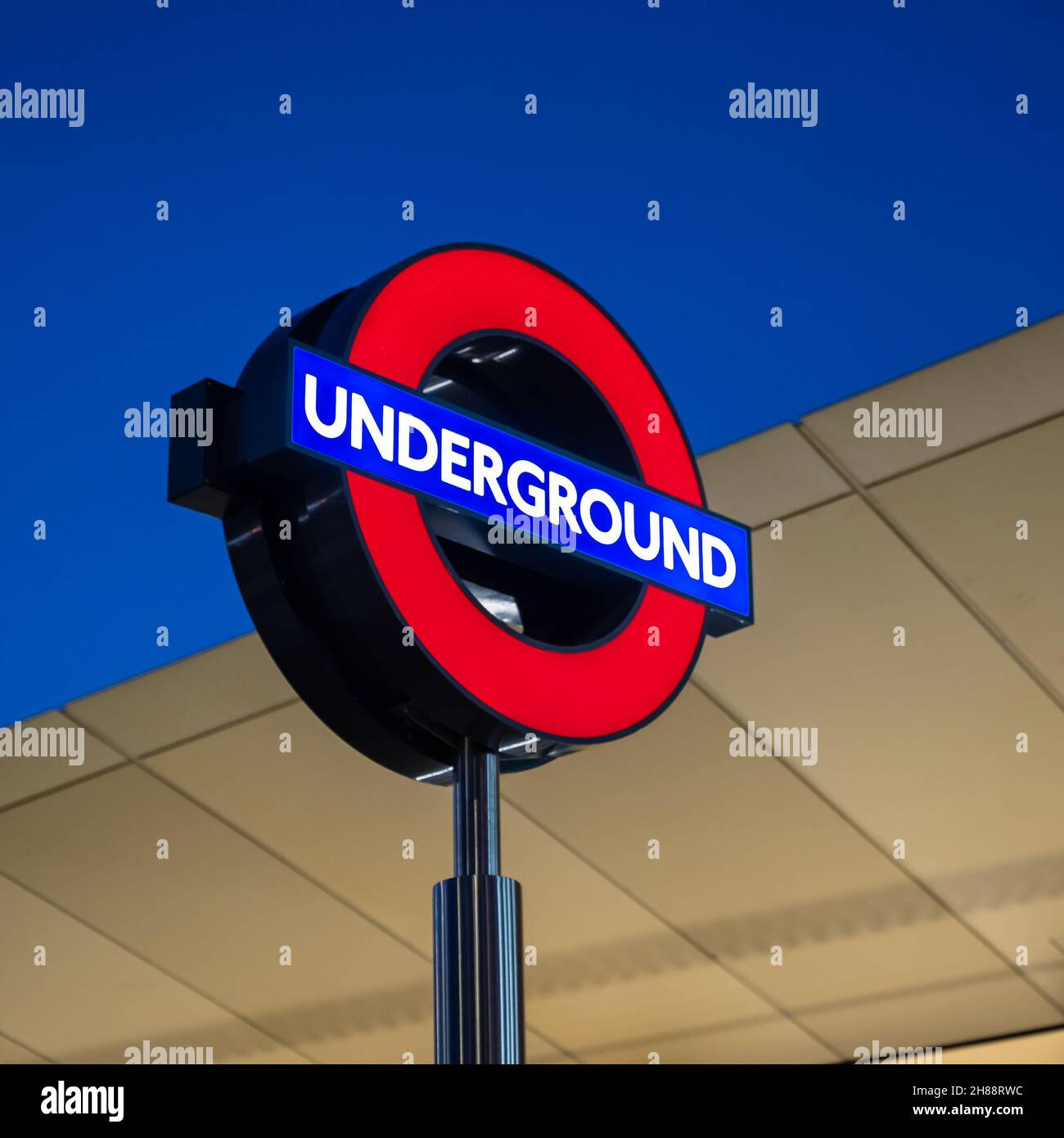 Battersea Power Station Underground Station - Northern Line tube ...