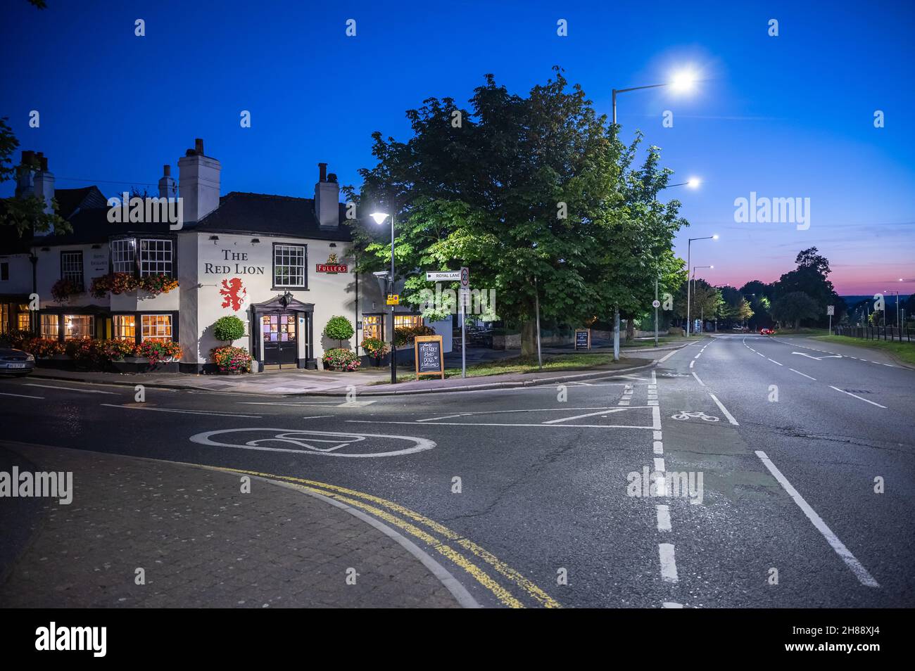 The Red Lion Fullers Pub and hotel, Uxbridge, Hillingdon Stock Photo ...
