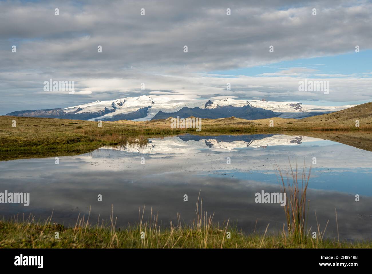 Icelandic landscape with lake hi-res stock photography and images - Alamy