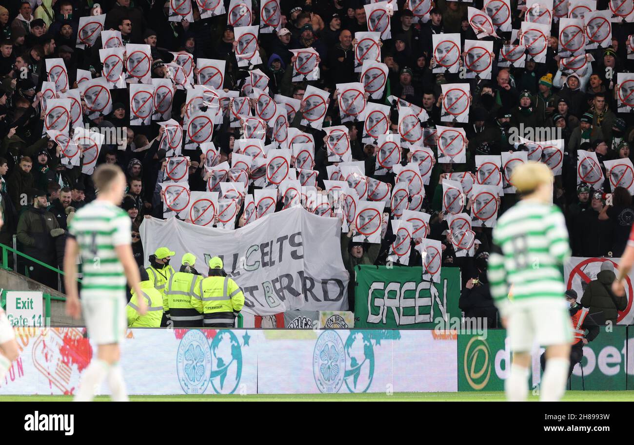 Scottish football fans senior hi-res stock photography and images - Alamy