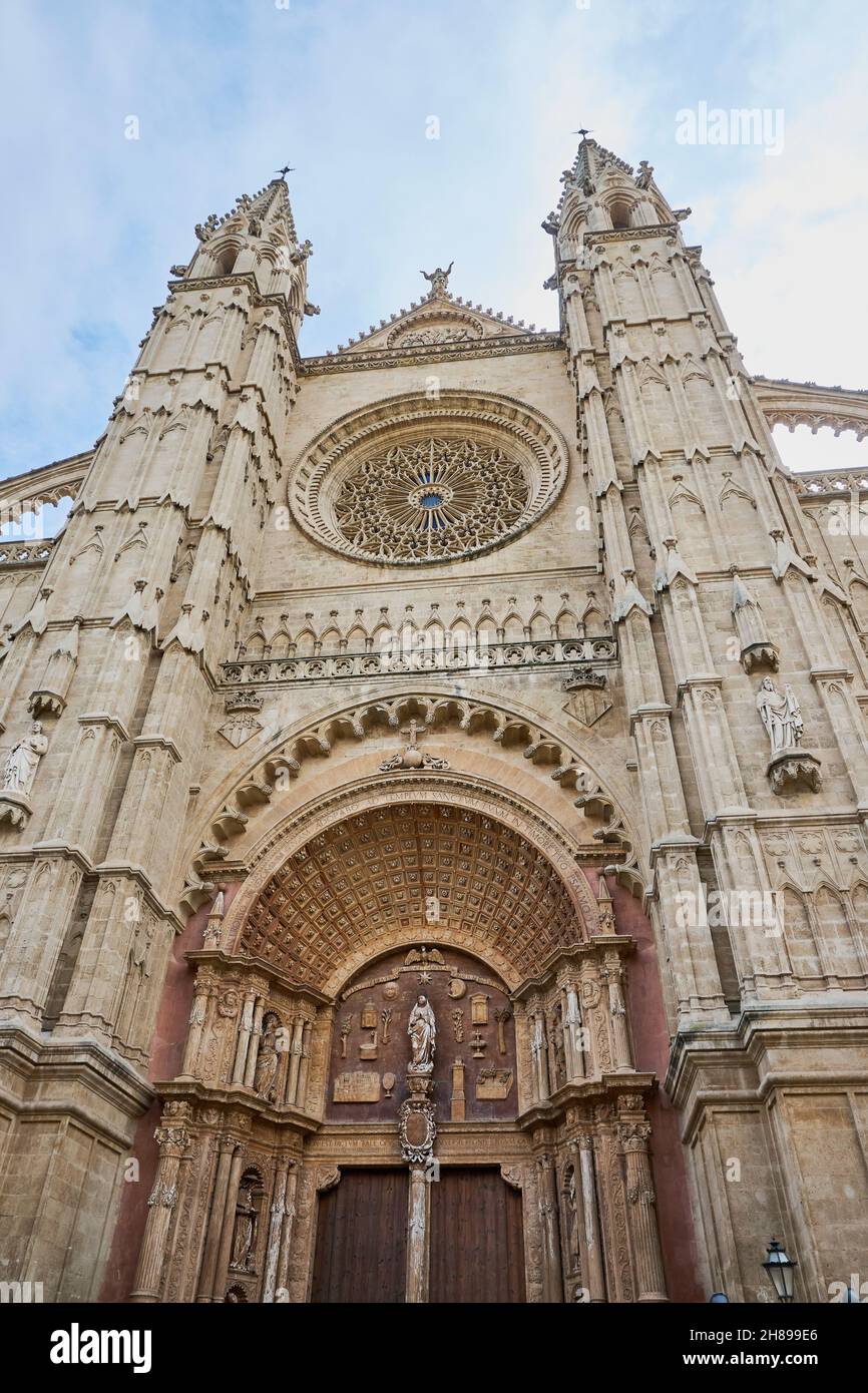 Close up gothic cathedral hi-res stock photography and images - Alamy