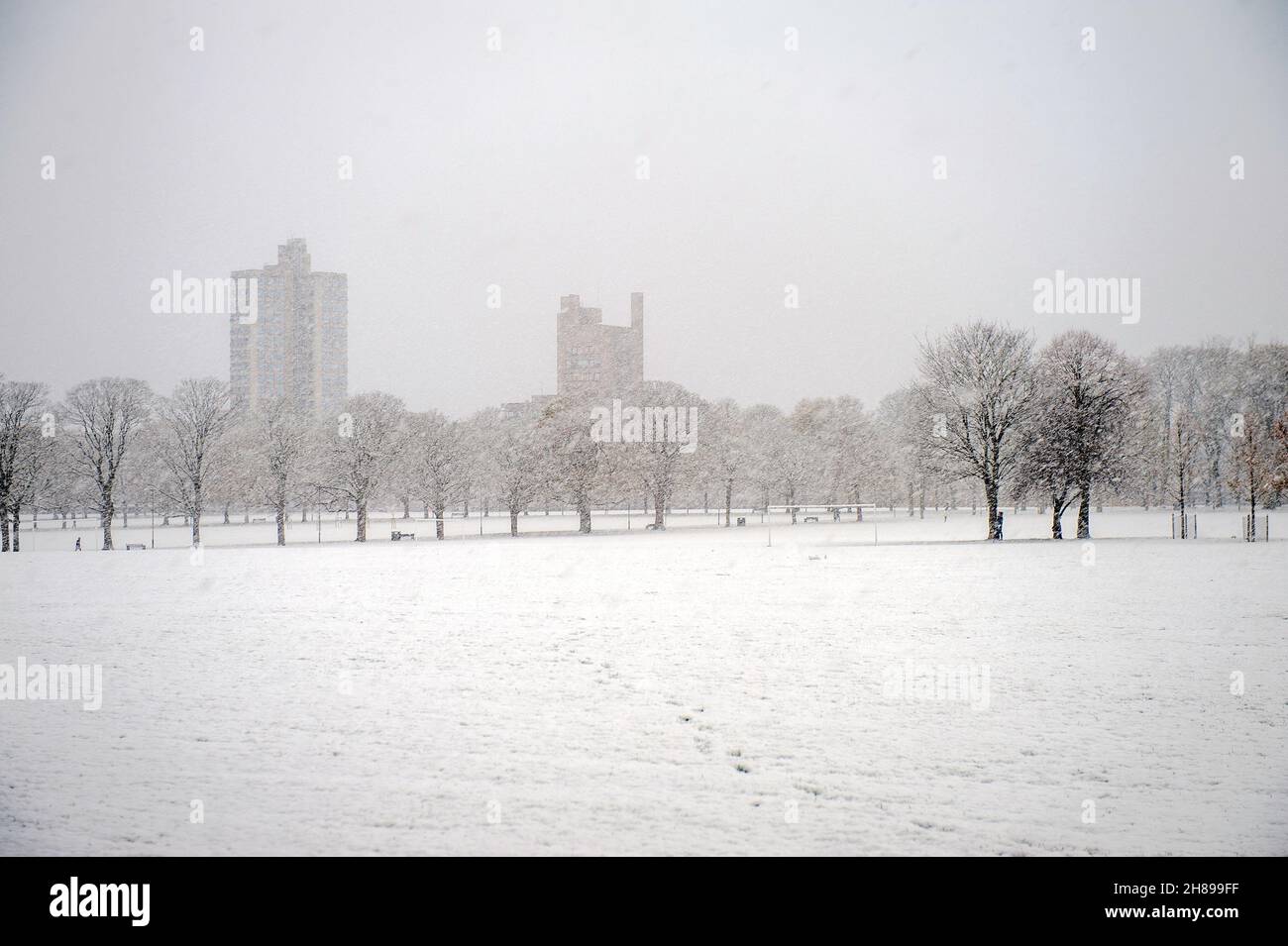 Heavy snowfall on Victoria Park in Leicester city. The end of a weekend ...