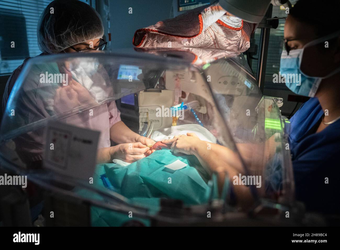 Blood sampling baby hi-res stock photography and images - Alamy