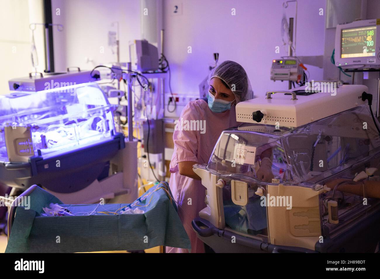 Nasogastric tube feeding hi-res stock photography and images - Alamy