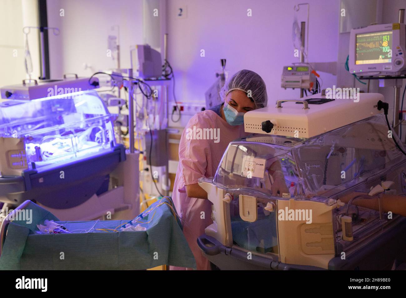 Nasogastric tube feeding hi-res stock photography and images - Alamy