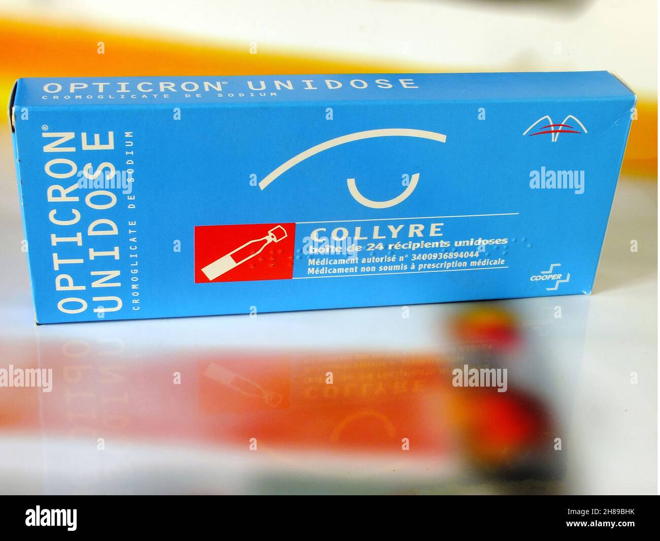 Detailed facial view hi-res stock photography and images - Alamy