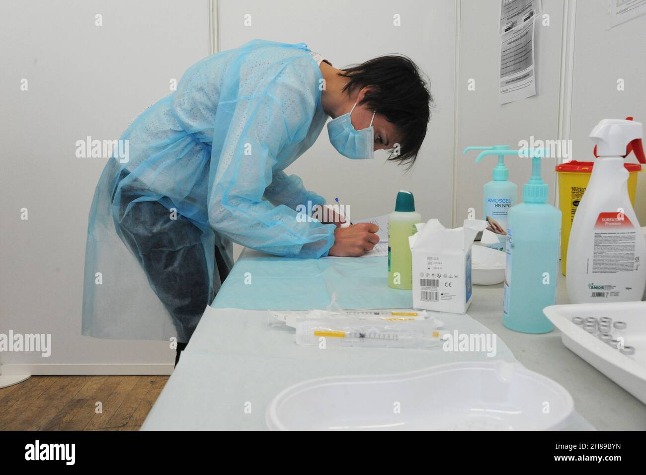 Preparation of vaccine doses Stock Photo - Alamy