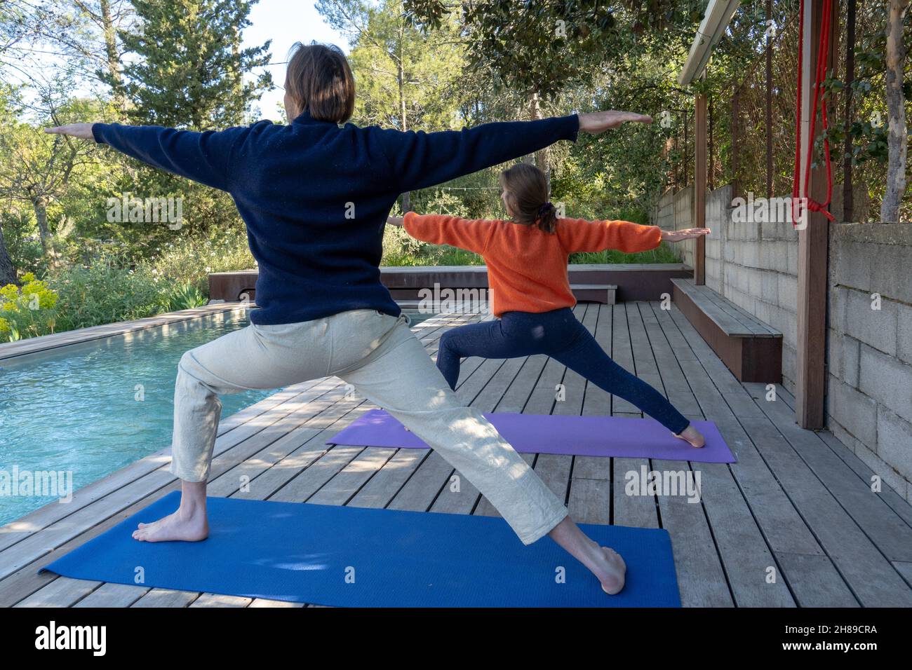 Stretching session hi-res stock photography and images - Alamy