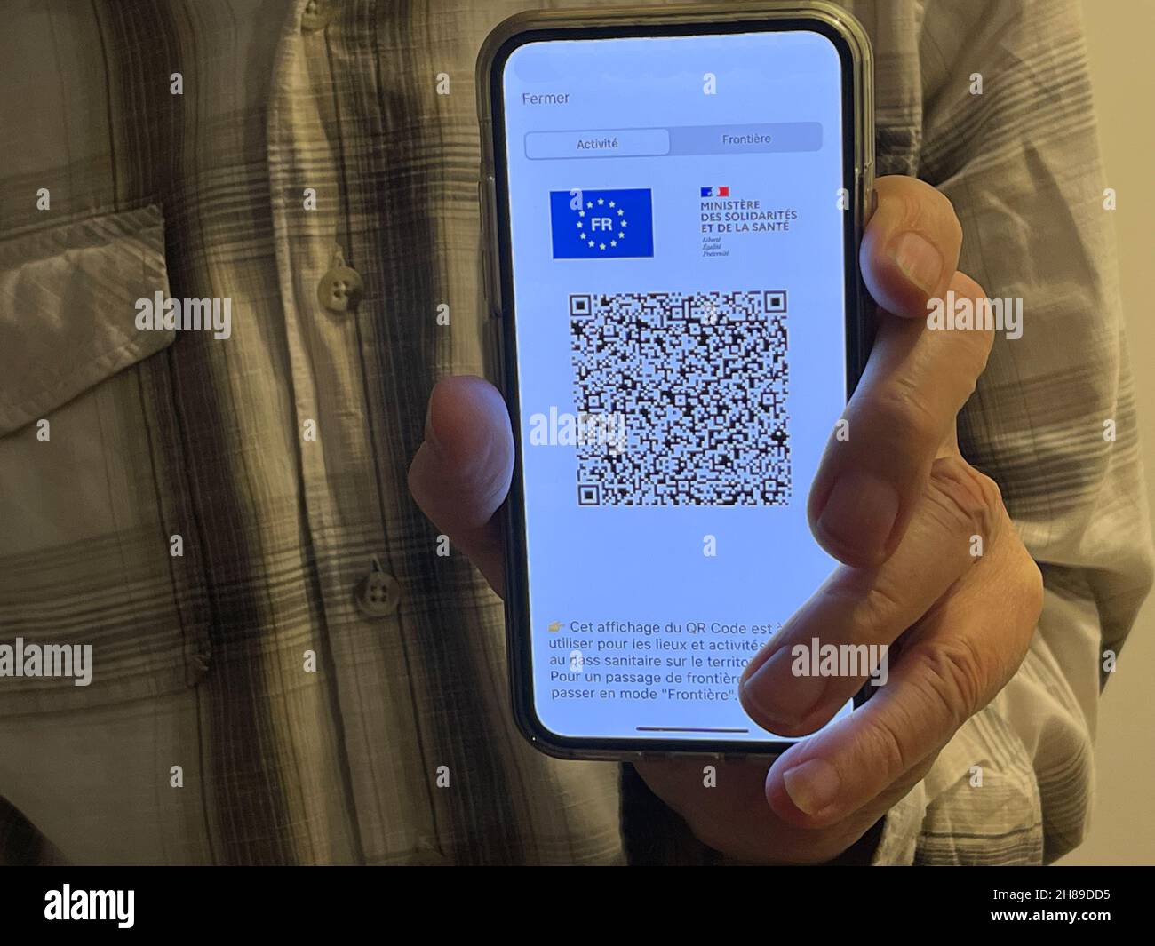 Pass finger hi-res stock photography and images - Alamy