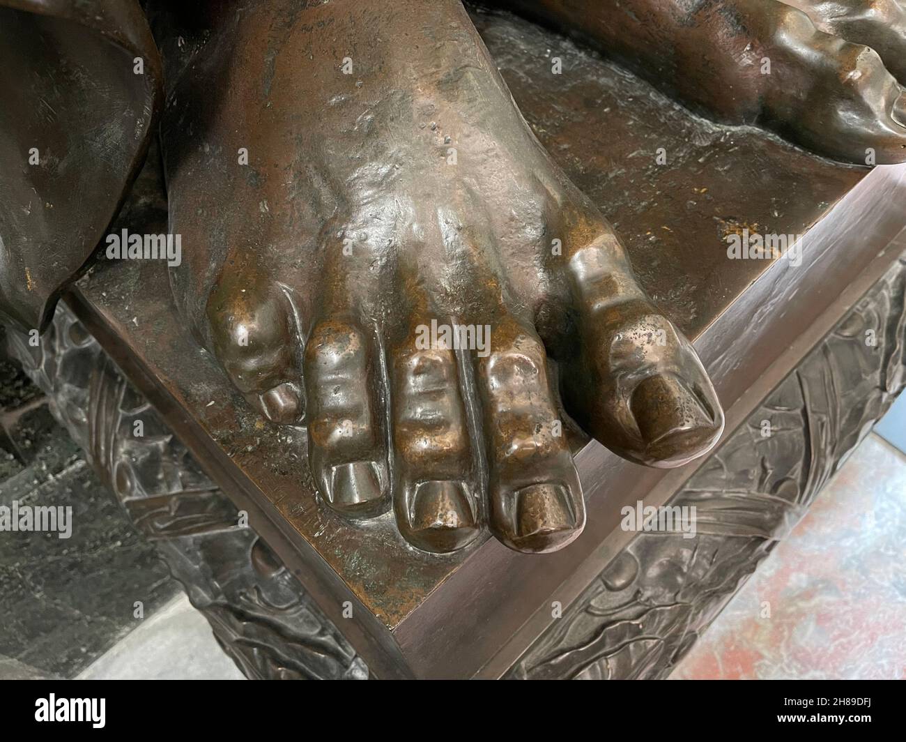 Bronze foot hi-res stock photography and images - Alamy