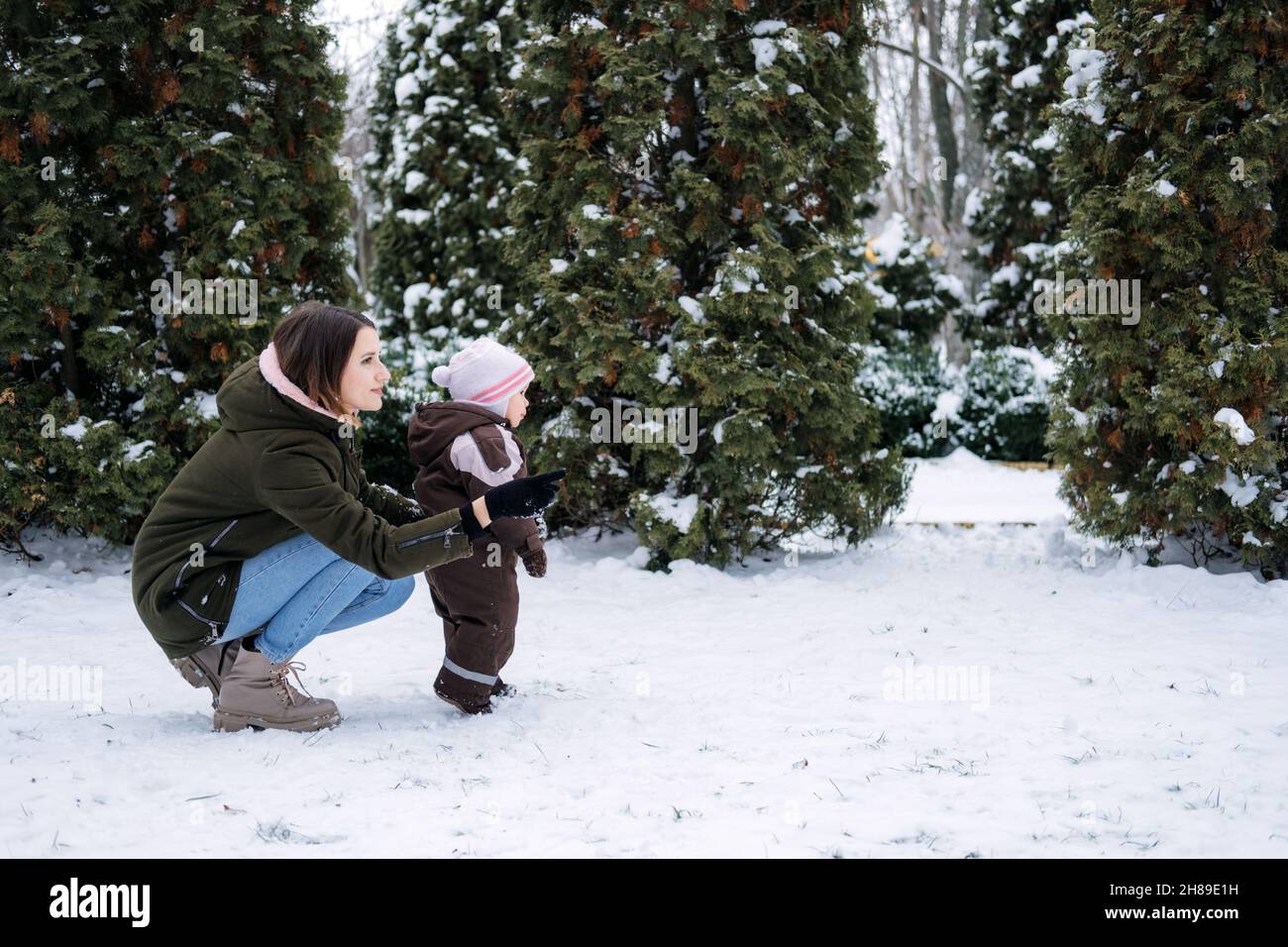 Winter walks with babies and young children. Baby toddler in Winter ...