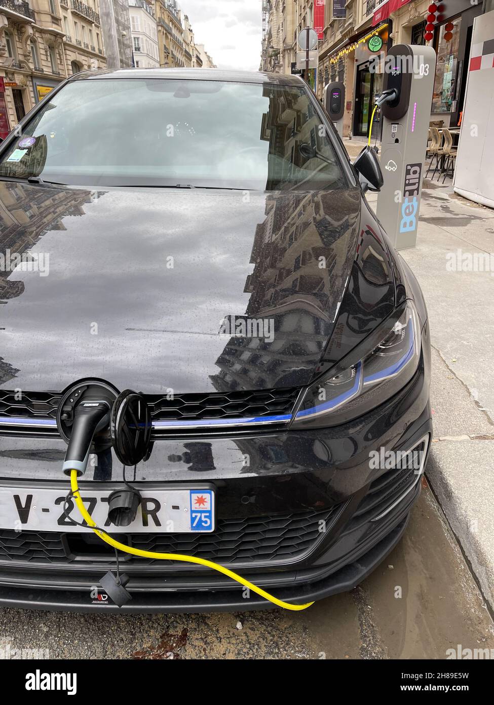 Electric car battery hood hi-res stock photography and images - Alamy