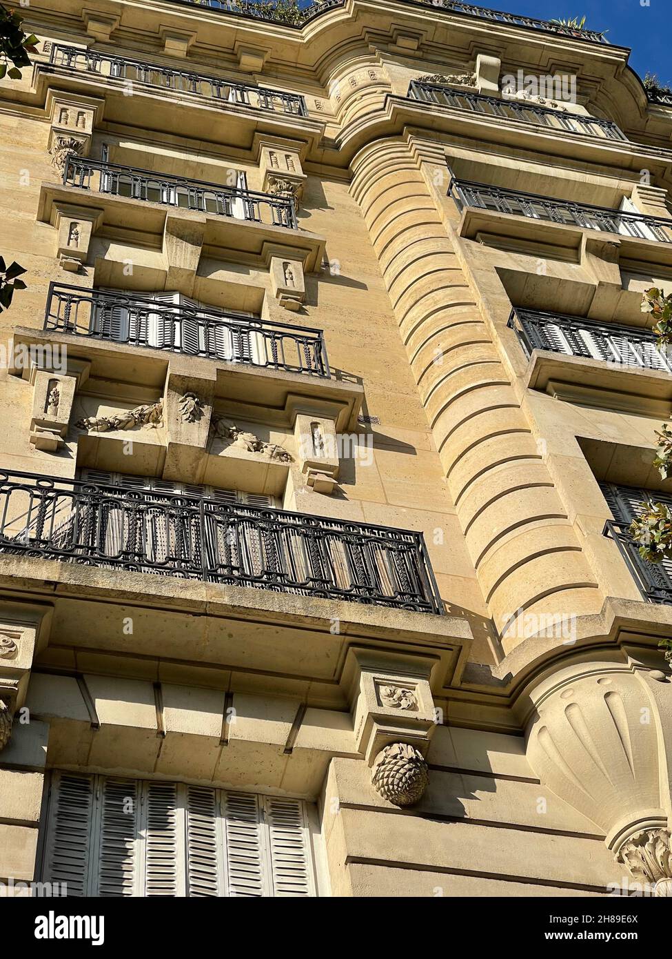 Haussmannian hi-res stock photography and images - Alamy