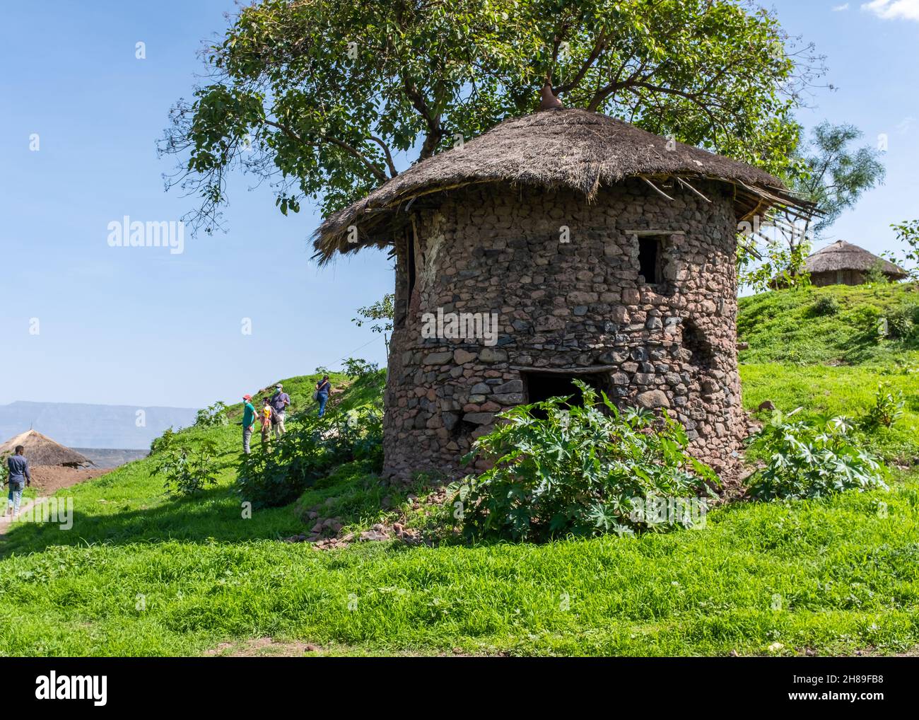 Traditional round houses hi-res stock photography and images - Alamy