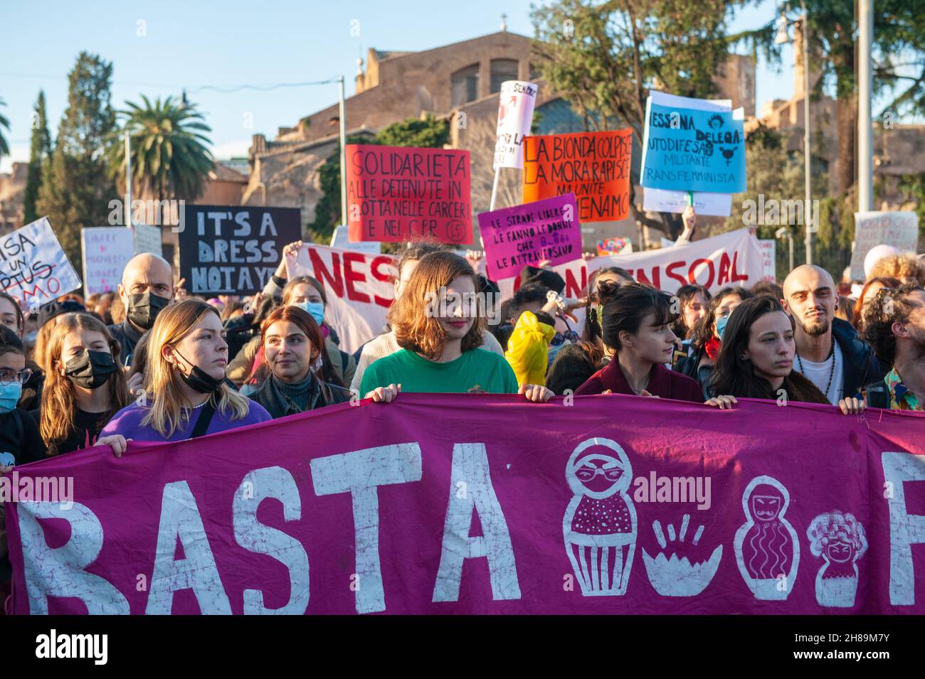 Rome, Italy 27/11/2021: Thousand of demostrators took to the streets to ...