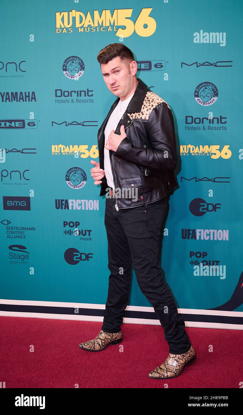 Berlin, Germany. 28th Nov, 2021. Sebastian Raetzel arrives at the ...