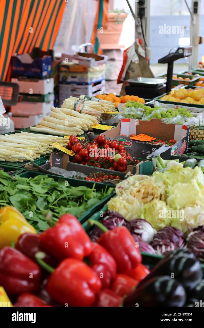 Many boxes of fruits and vegetables in an outdoor market Stock Photo ...