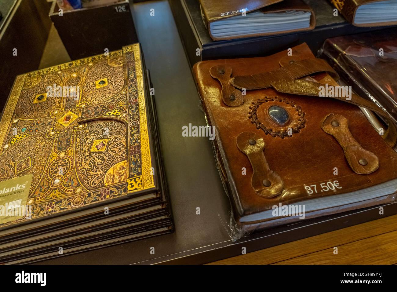 Old medieval leather book cover hi-res stock photography and images - Alamy