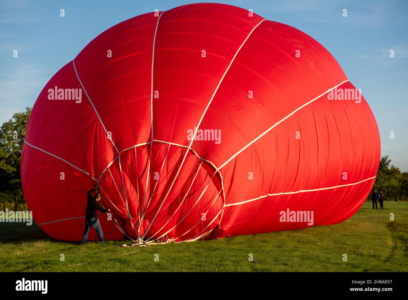 Getting a hot air balloon ready to fly Stock Photo - Alamy