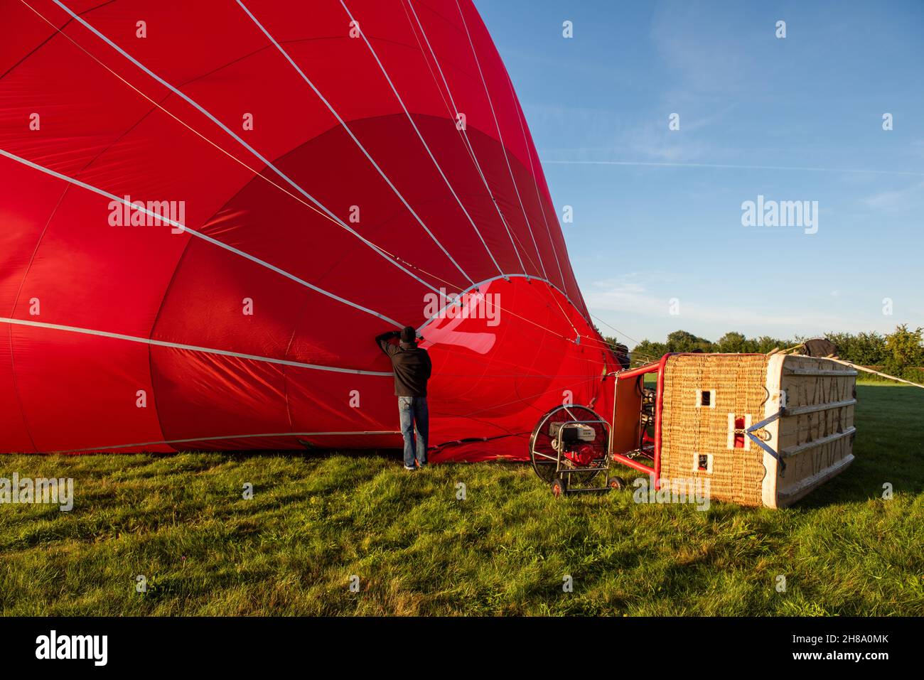 Preparation of hot air balloon ride Stock Photo - Alamy