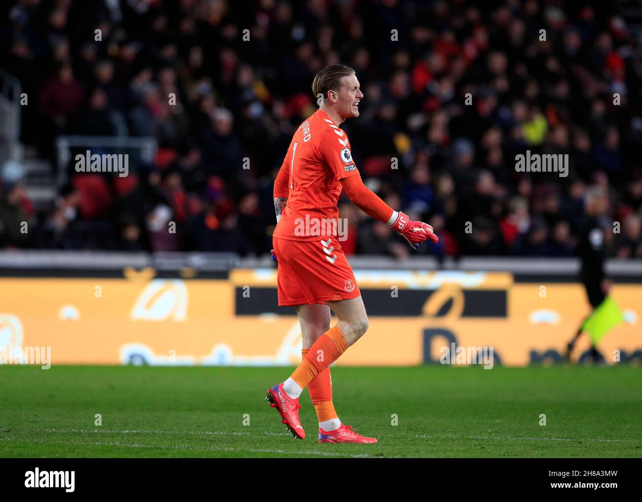 Jordan pickford england shouting hi-res stock photography and images ...