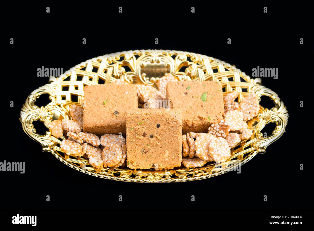 Indian Sweet Til Gul Gur Ke Khasta Gajak Burfi Gazak Barfi Gajjak ...