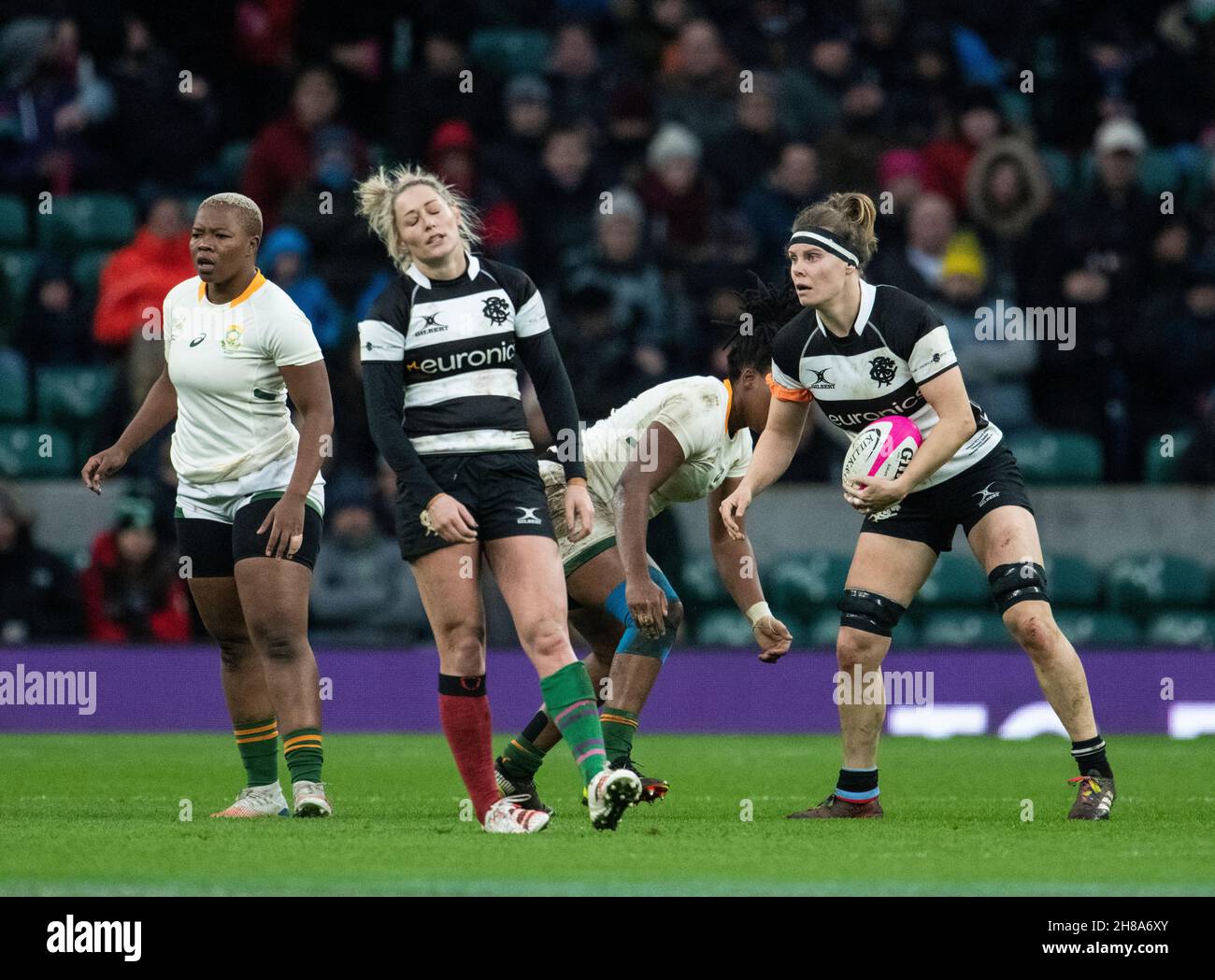 LONDON, ENGLAND - NOVEMBER 27: Barbarians’ Natasha Hunt in action ...