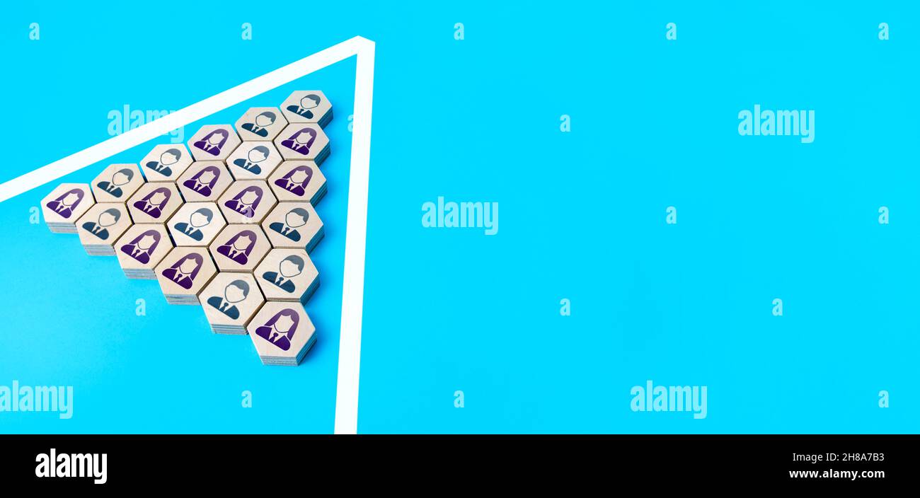 People moving in a arrow formation. Organizing into an effective team ...