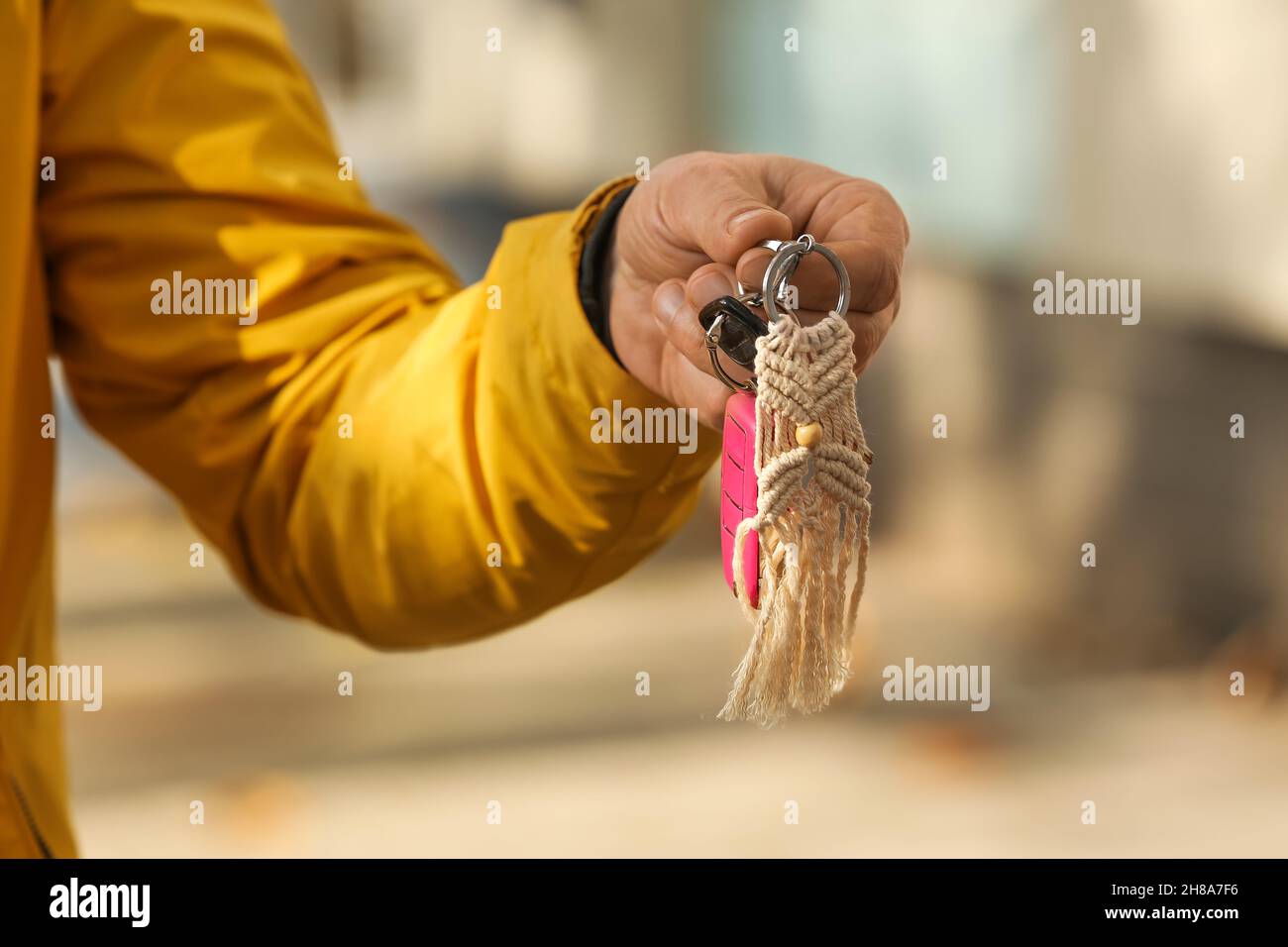 Keys on chain hi-res stock photography and images - Alamy