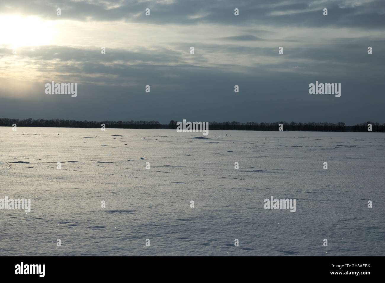 Field sunrise snow hi-res stock photography and images - Alamy