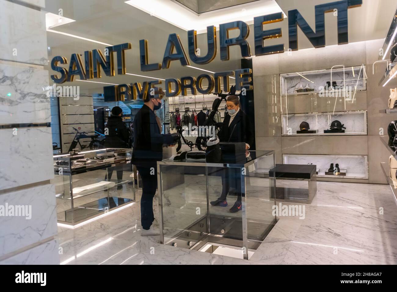 Yves saint laurent paris shop hi-res stock photography and images - Alamy