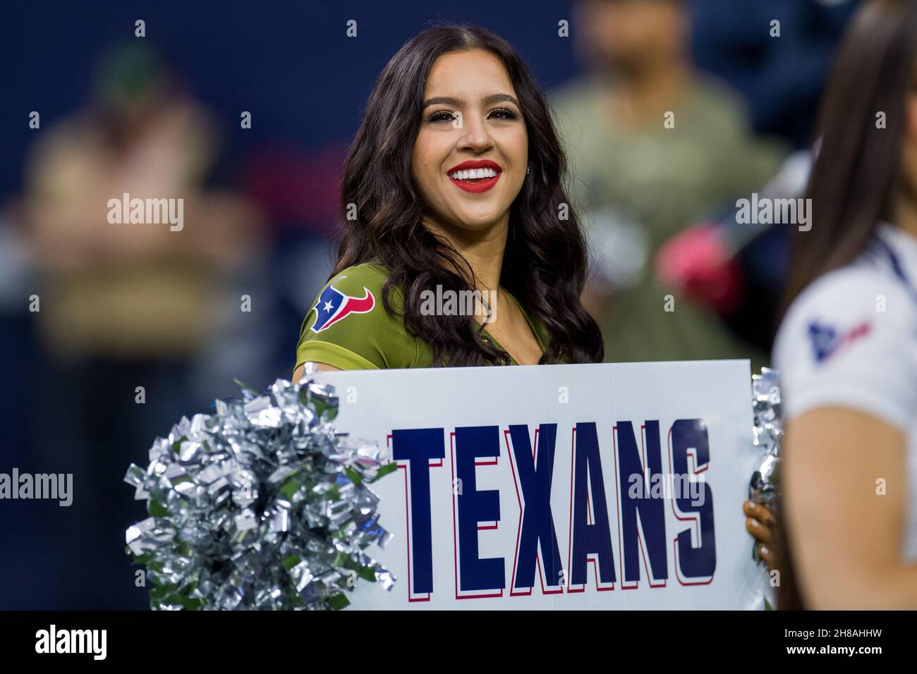 Houston, TX, USA. 28th Nov, 2021. A Houston Texans Cheerleader smiles ...
