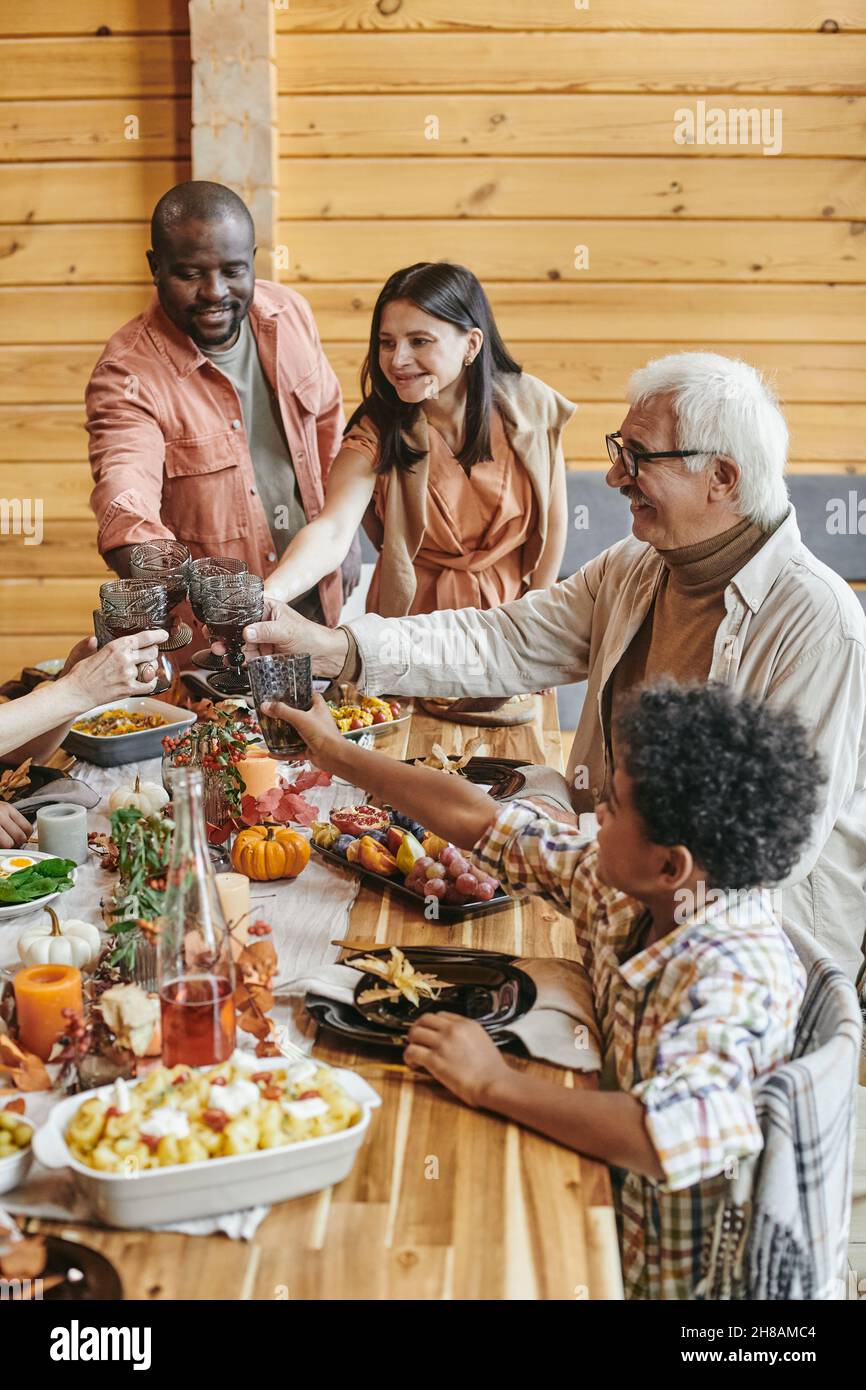 Multi ethnic food group hi-res stock photography and images - Alamy