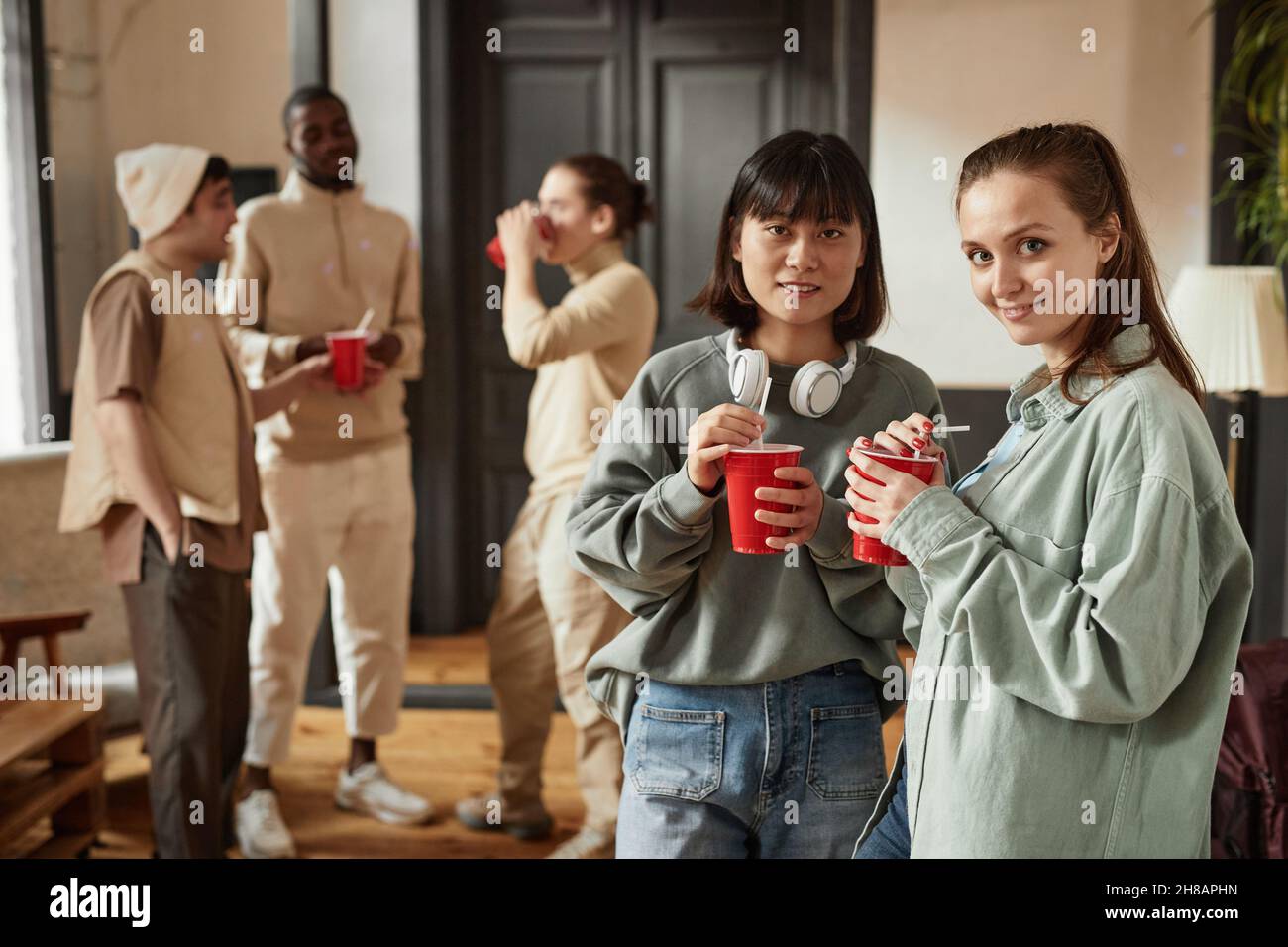 Visiting friends gathering hi-res stock photography and images - Alamy