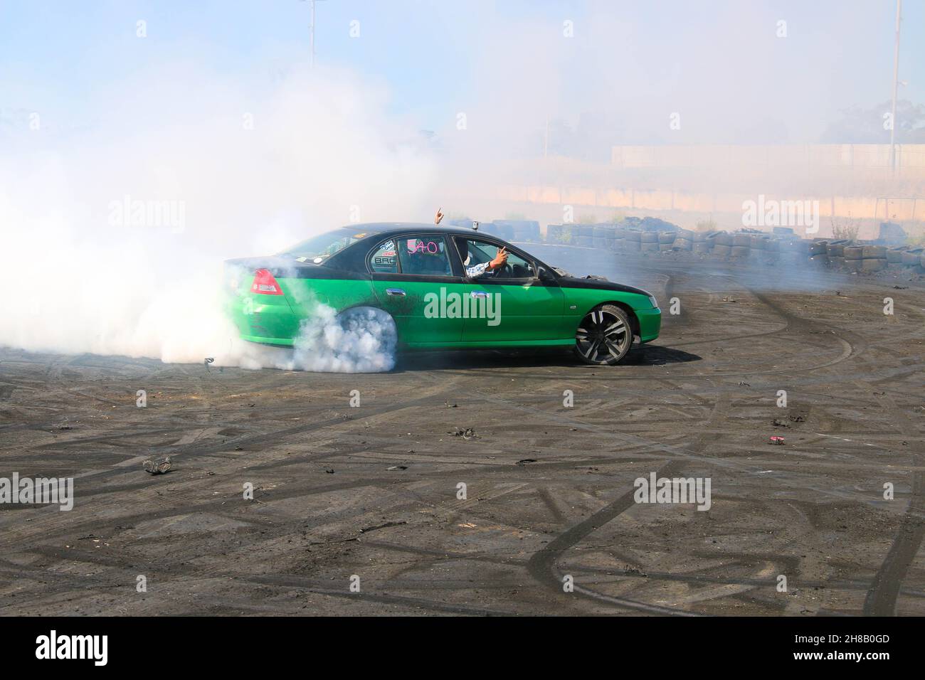 Tread Mania Burnout Event, Heathcote Park Raceway, Victoria, Australia ...