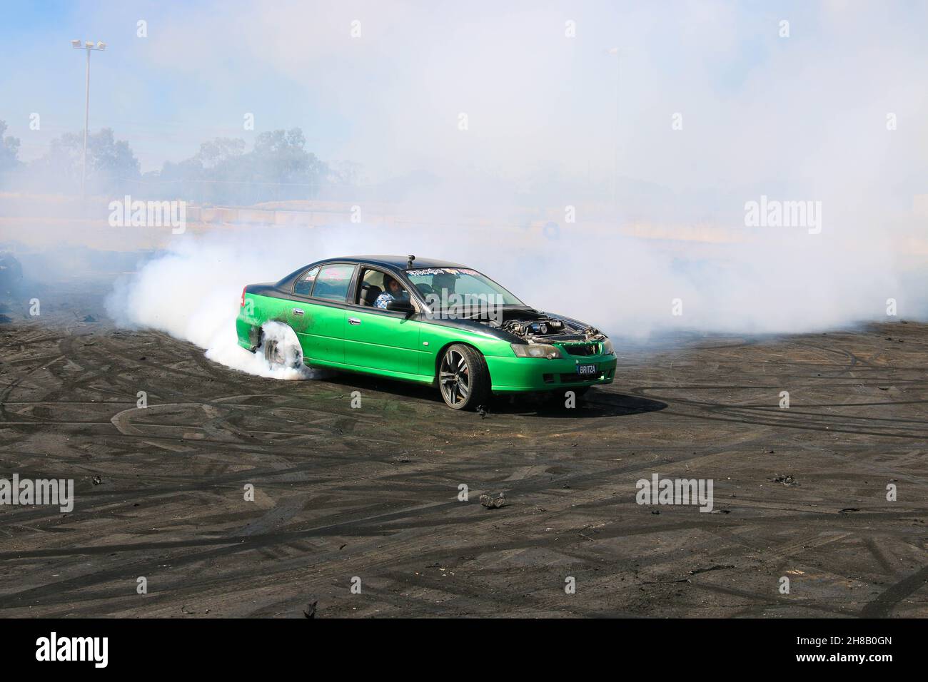 Tread Mania Burnout Event, Heathcote Park Raceway, Victoria, Australia ...