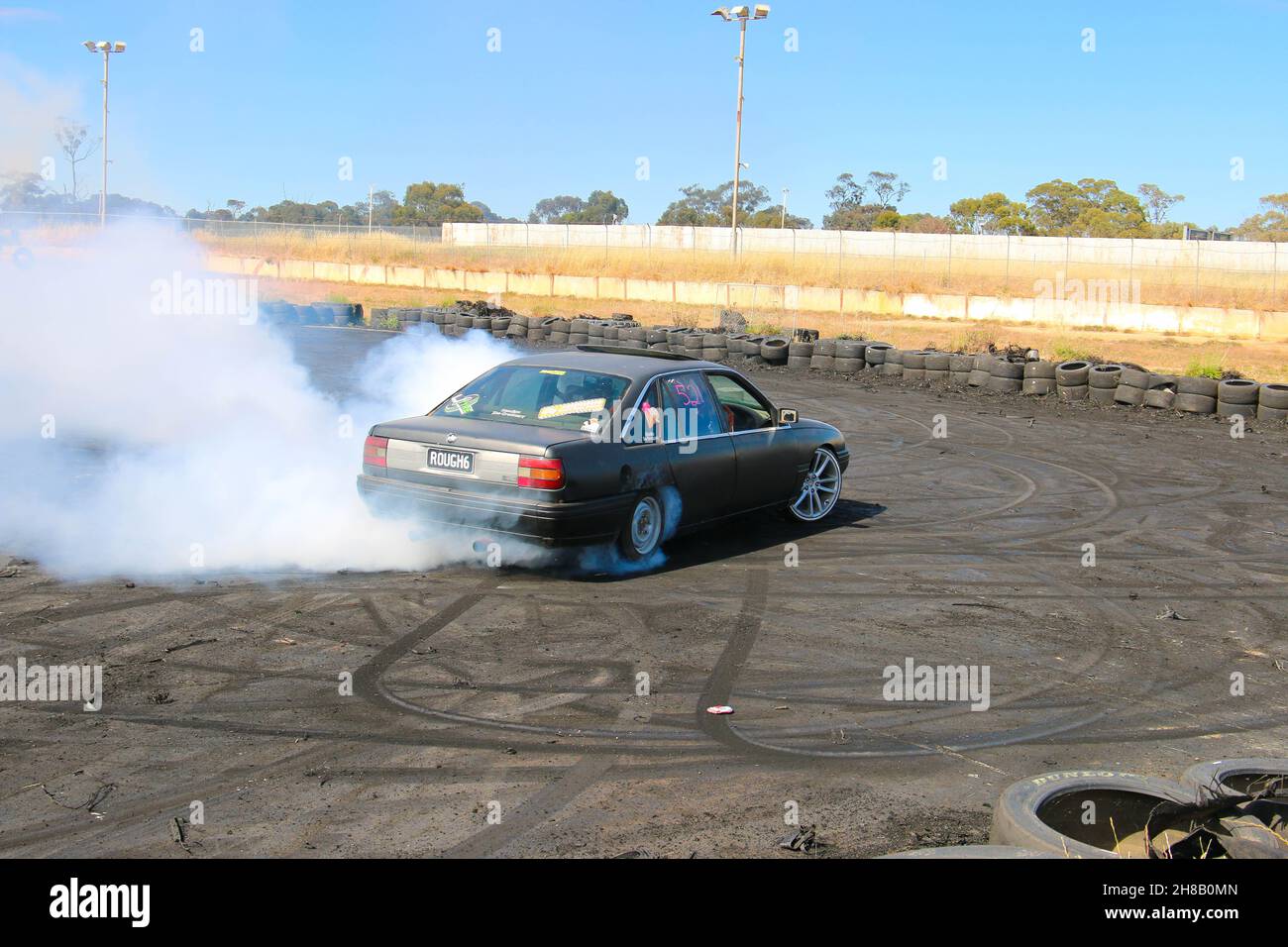 Tread Mania Burnout Event, Heathcote Park Raceway, Victoria, Australia ...
