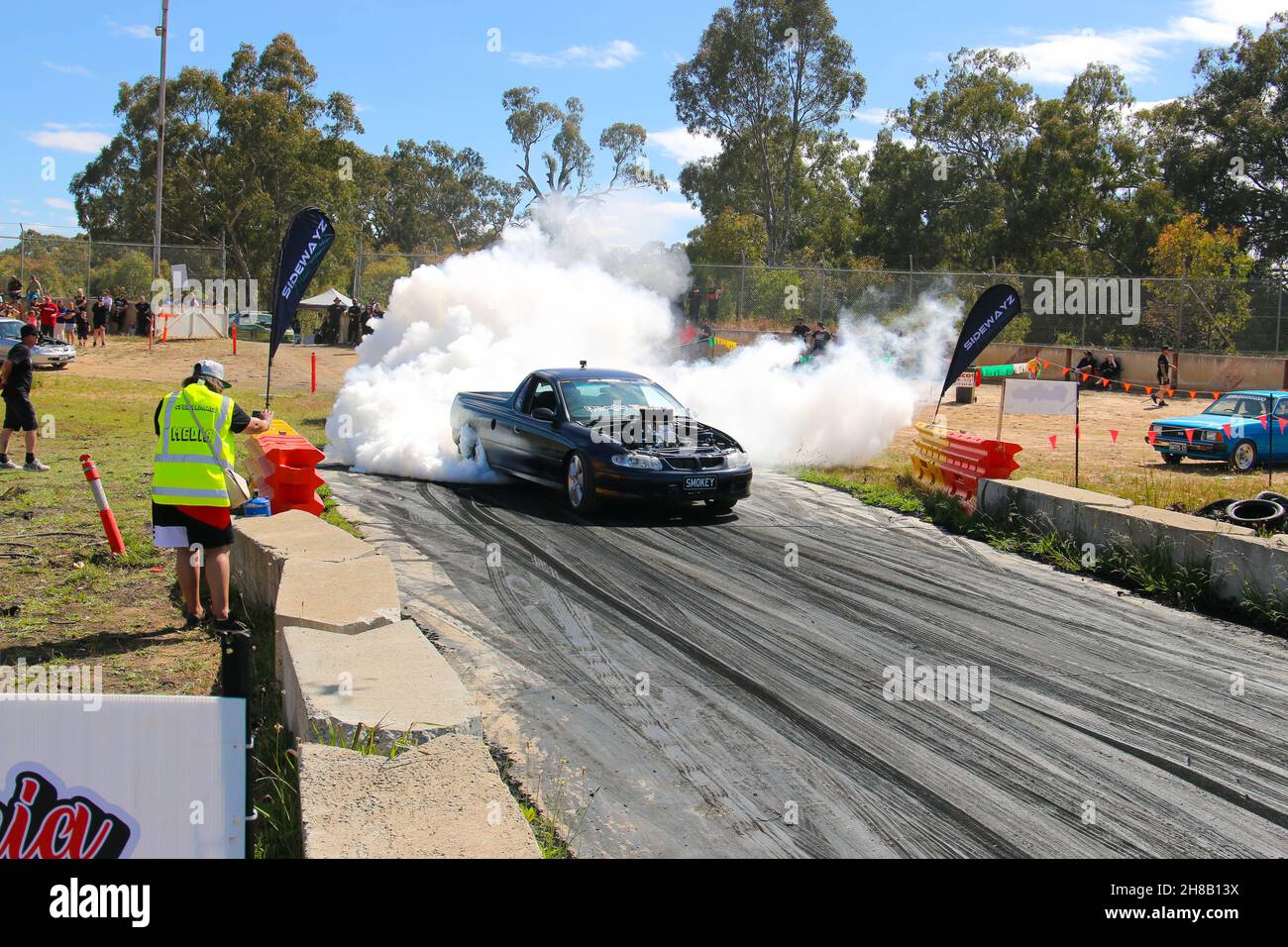 Tread Mania Burnout Event, Heathcote Park Raceway, Victoria, Australia ...